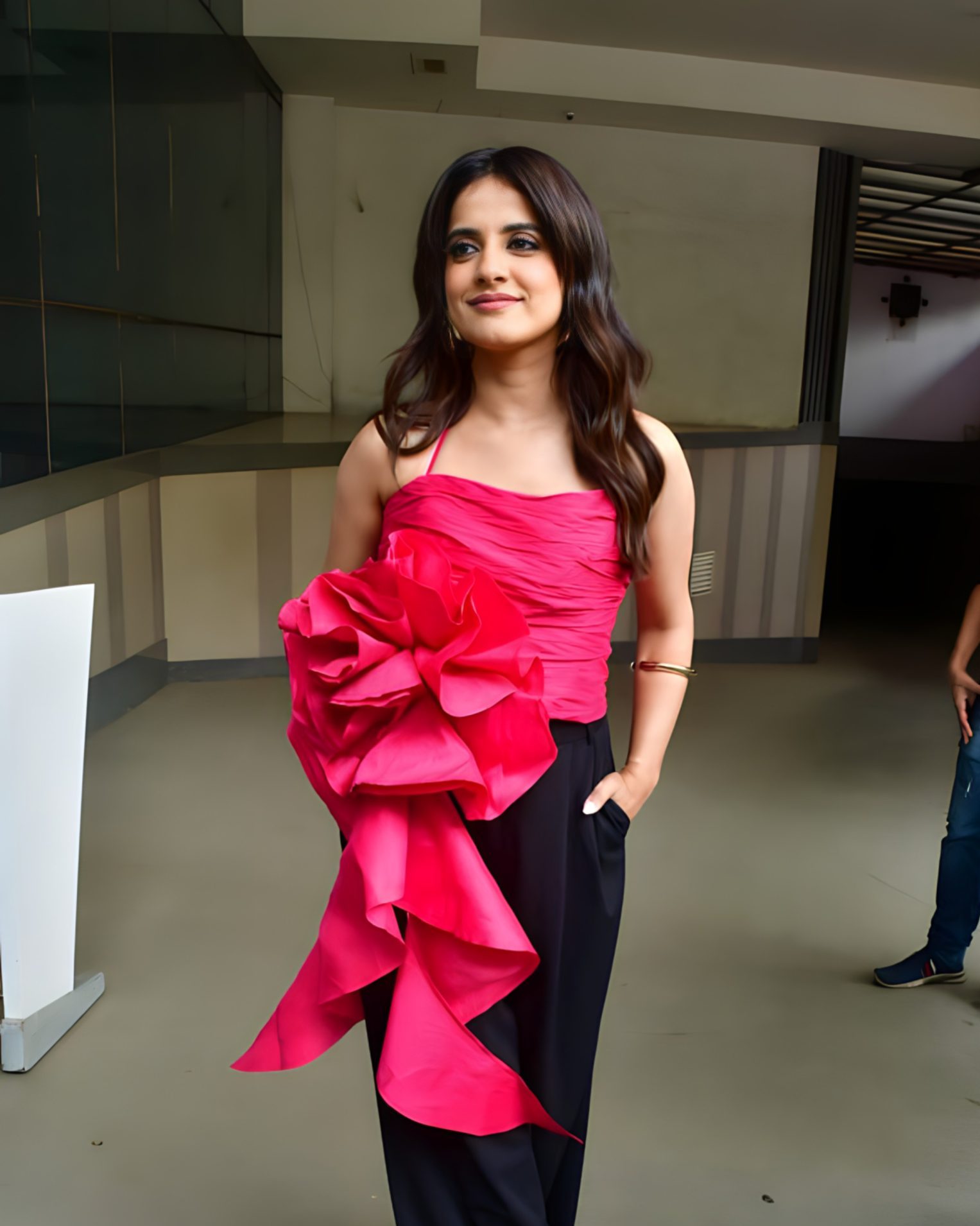 Singer Jasleen Royal Turns Heads in Mumbai: Stuns in Chic Red Top and ...